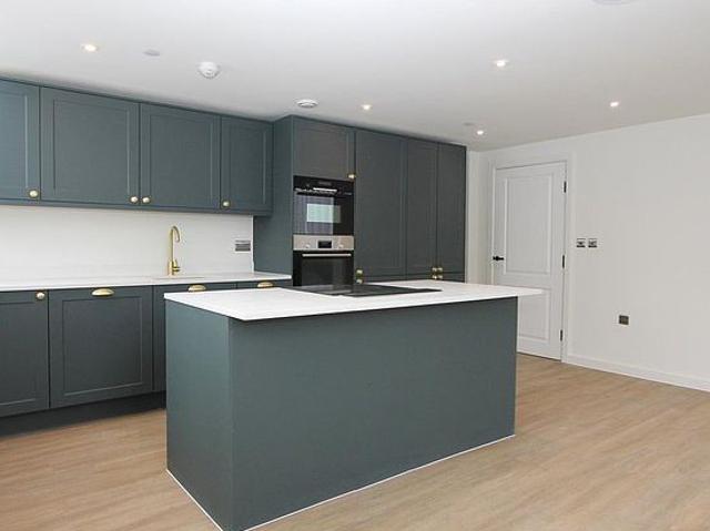 2 bedroom flat in Leeds