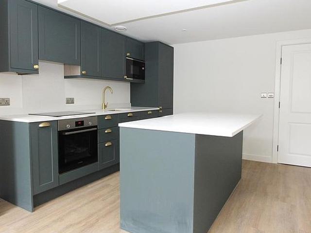 2 bedroom flat in Leeds
