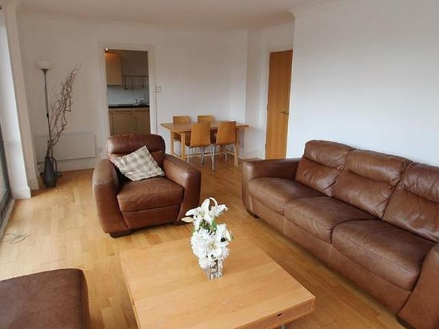 2 bedroom flat in Leeds