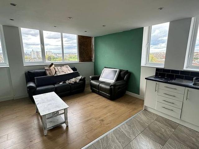 2 bedroom flat in Leeds