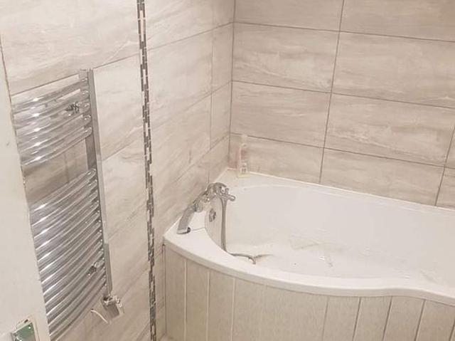 2 bedroom flat in Leeds