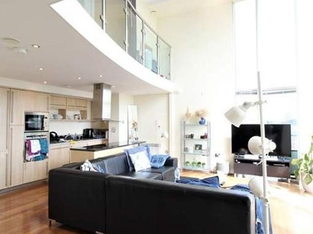 2 bedroom flat in Leeds