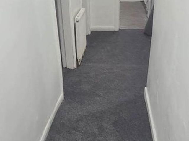 2 bedroom flat in Leeds