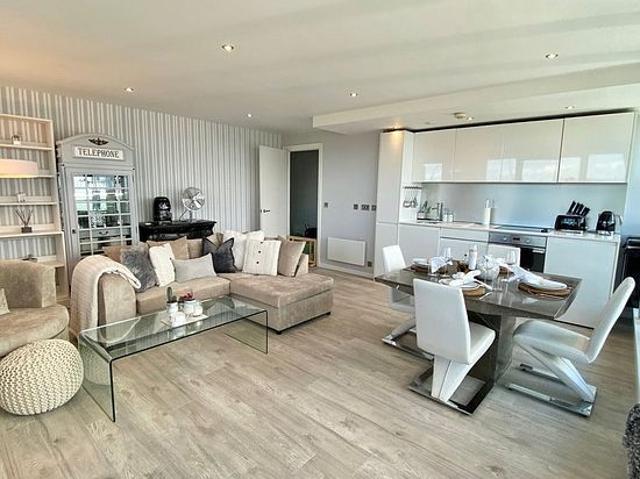 2 bedroom flat in Leeds