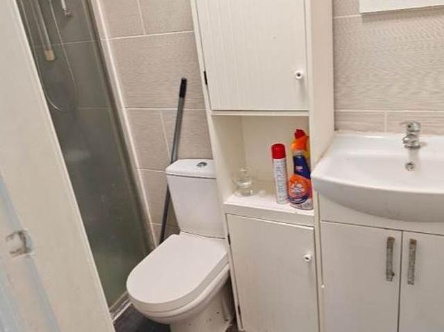 2 bedroom flat in Leeds