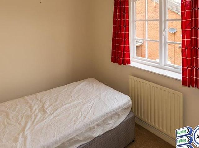 2 bedroom flat in Leeds
