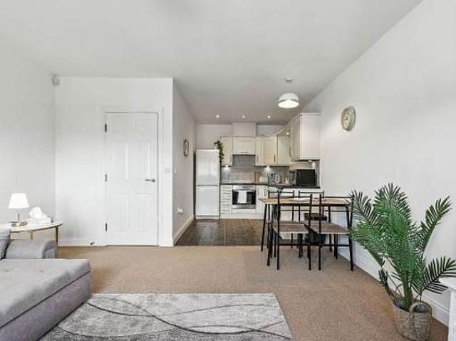 2 bedroom flat in Leeds