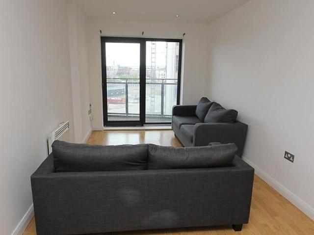 2 bedroom flat in Leeds