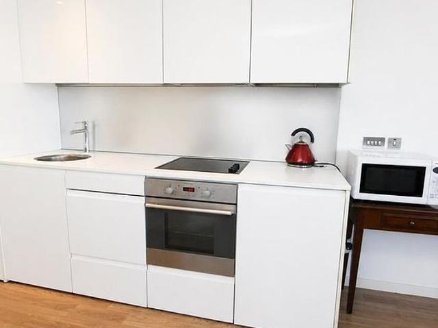 2 bedroom flat in Leeds