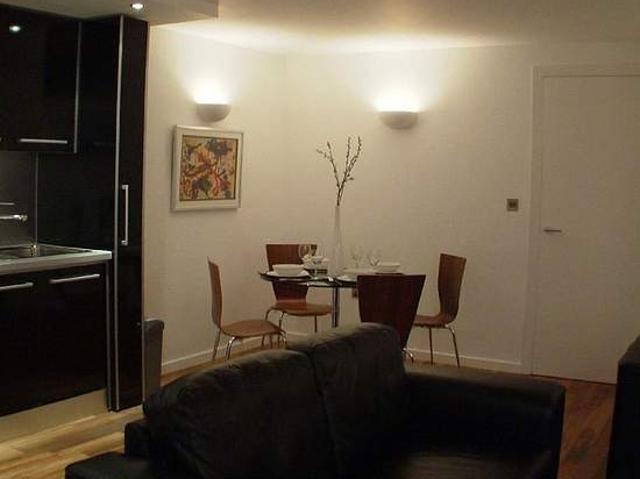 2 bedroom flat in Leeds
