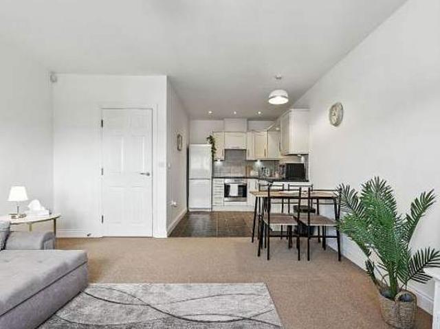 2 bedroom flat in Leeds