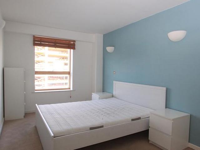 2 bedroom flat in Leeds