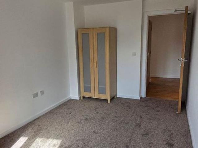 2 bedroom flat in Leeds