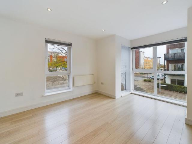 2 bedroom Flat in Lindisfarne Way, Reading