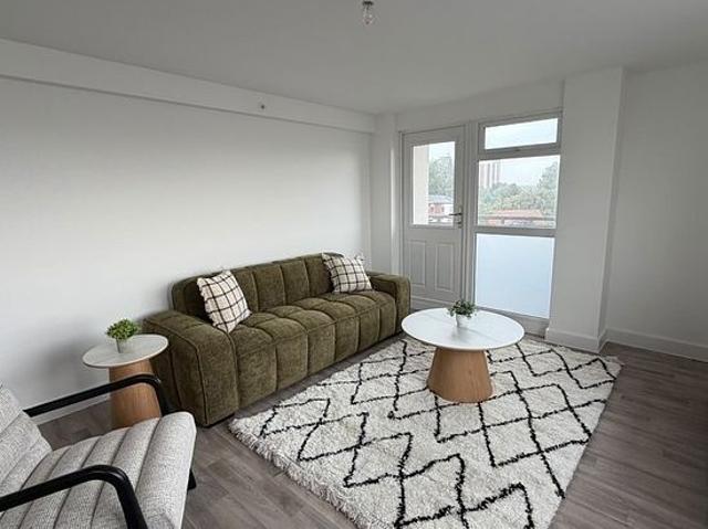 2 bedroom flat in Liverpool