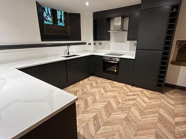 2 bedroom flat in Liverpool