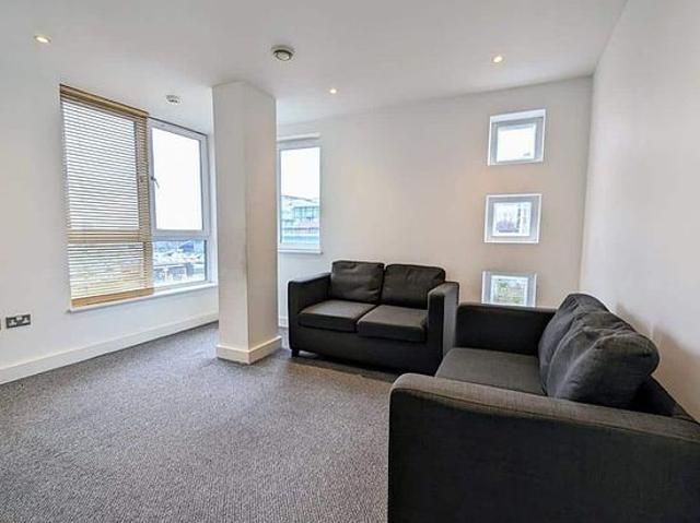 2 bedroom flat in Liverpool
