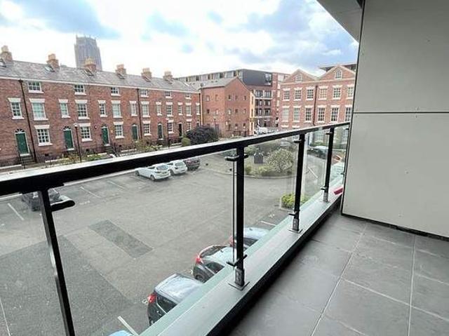 2 bedroom flat in Liverpool