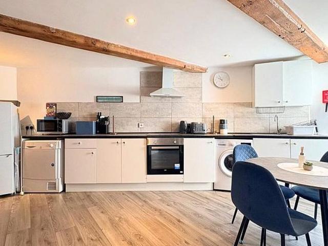 2 bedroom flat in Liverpool
