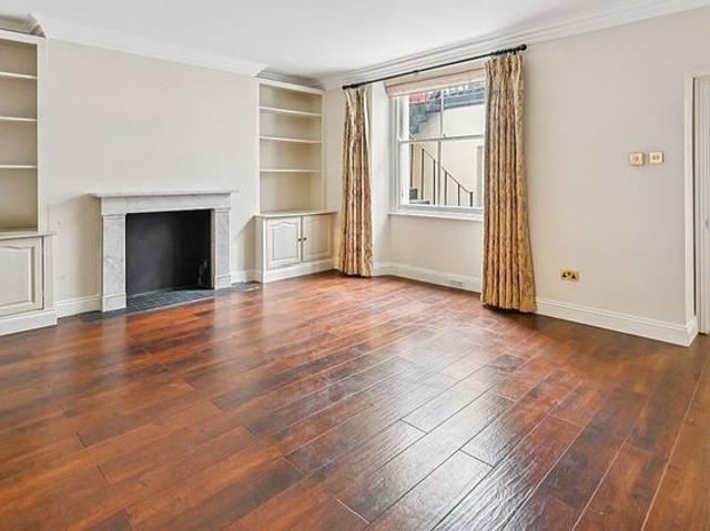 2 bedroom flat in London