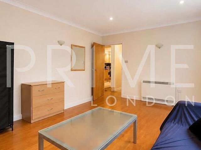 2 bedroom flat in London