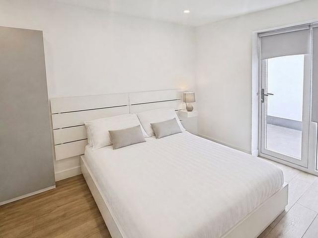 2 bedroom flat in London
