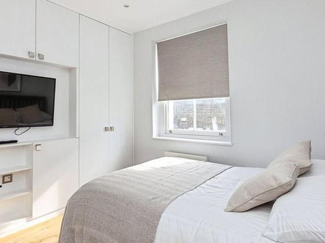 2 bedroom flat in London