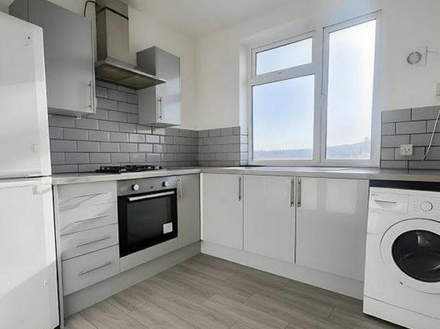 2 bedroom flat in London