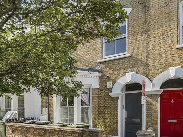 2 bedroom flat in London