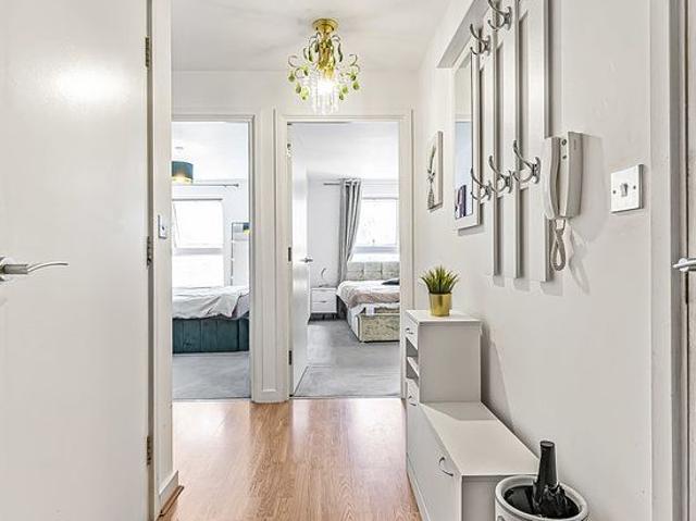 2 bedroom flat in London