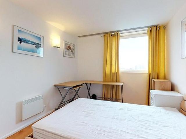 2 bedroom flat in London