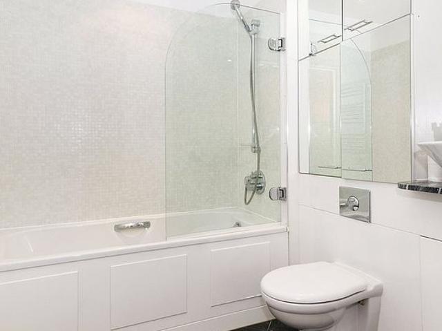 2 bedroom flat in London