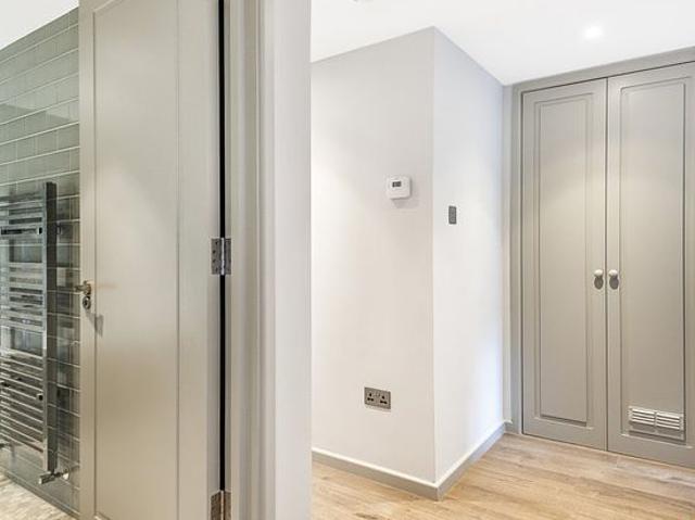 2 bedroom flat in London