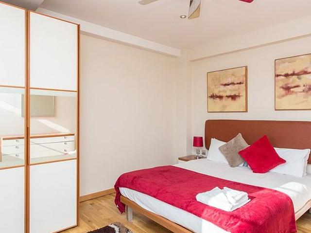 2 bedroom flat in London