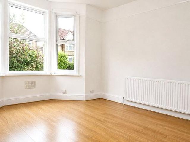 2 bedroom flat in London