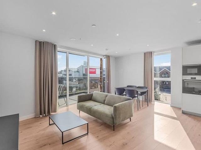2 bedroom flat in London