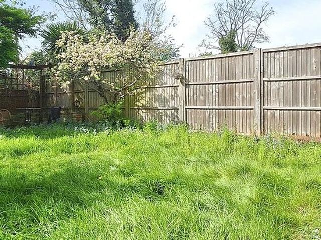 2 bedroom flat in London