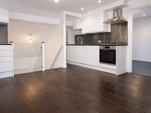 2 bedroom flat in London