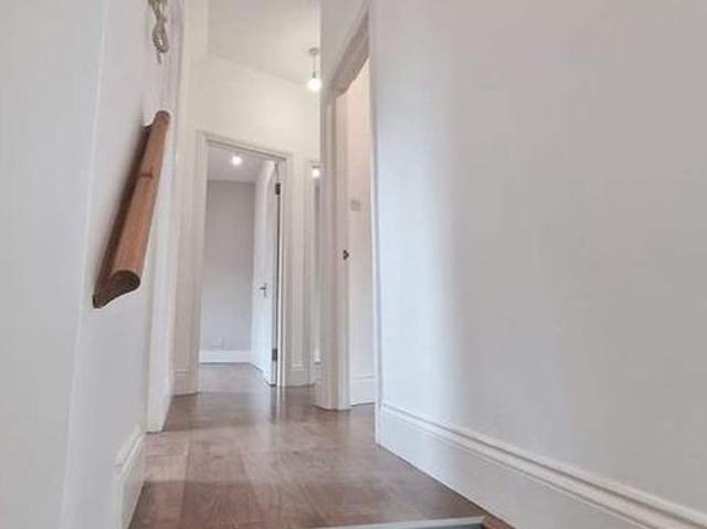 2 bedroom flat in London