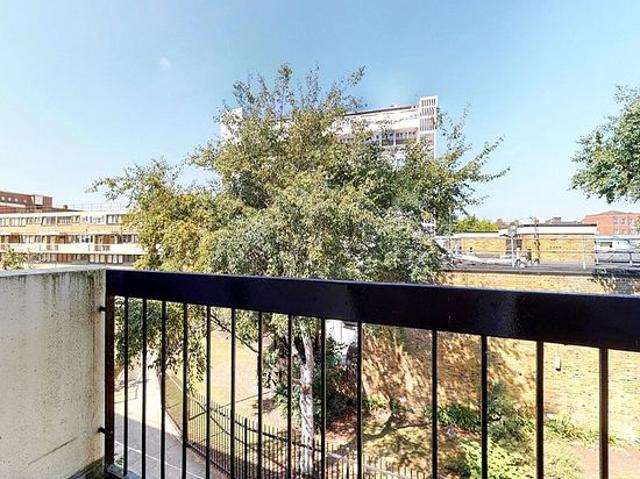 2 bedroom flat in London