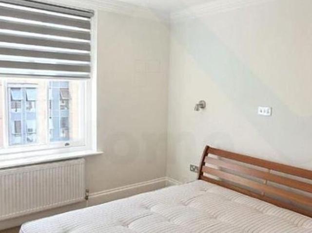 2 bedroom flat in London