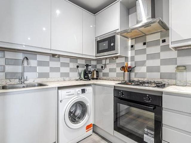 2 bedroom flat in London