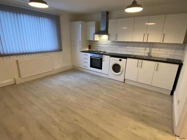 2 bedroom flat in London