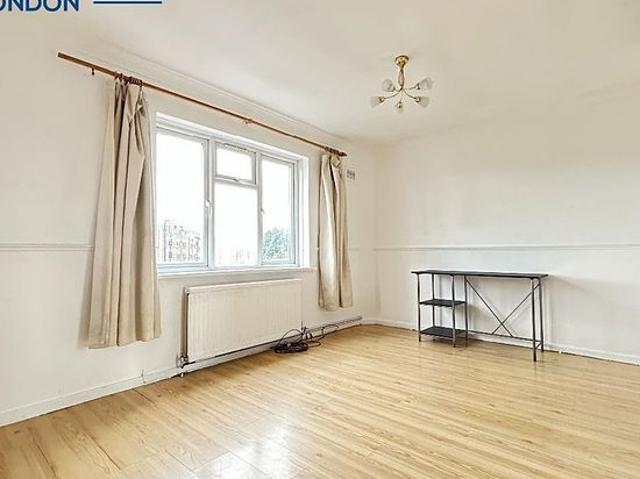 2 bedroom flat in London