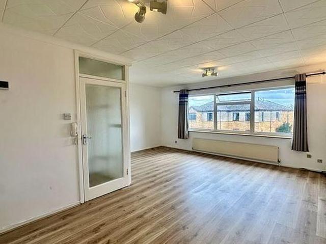 2 bedroom flat in London