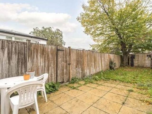 2 bedroom flat in London