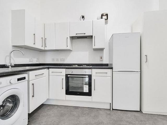 2 bedroom flat in London