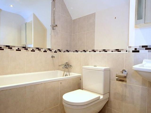2 bedroom flat in London