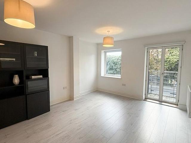 2 bedroom flat in London