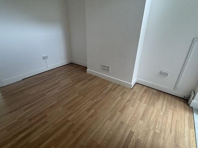 2 bedroom flat in London